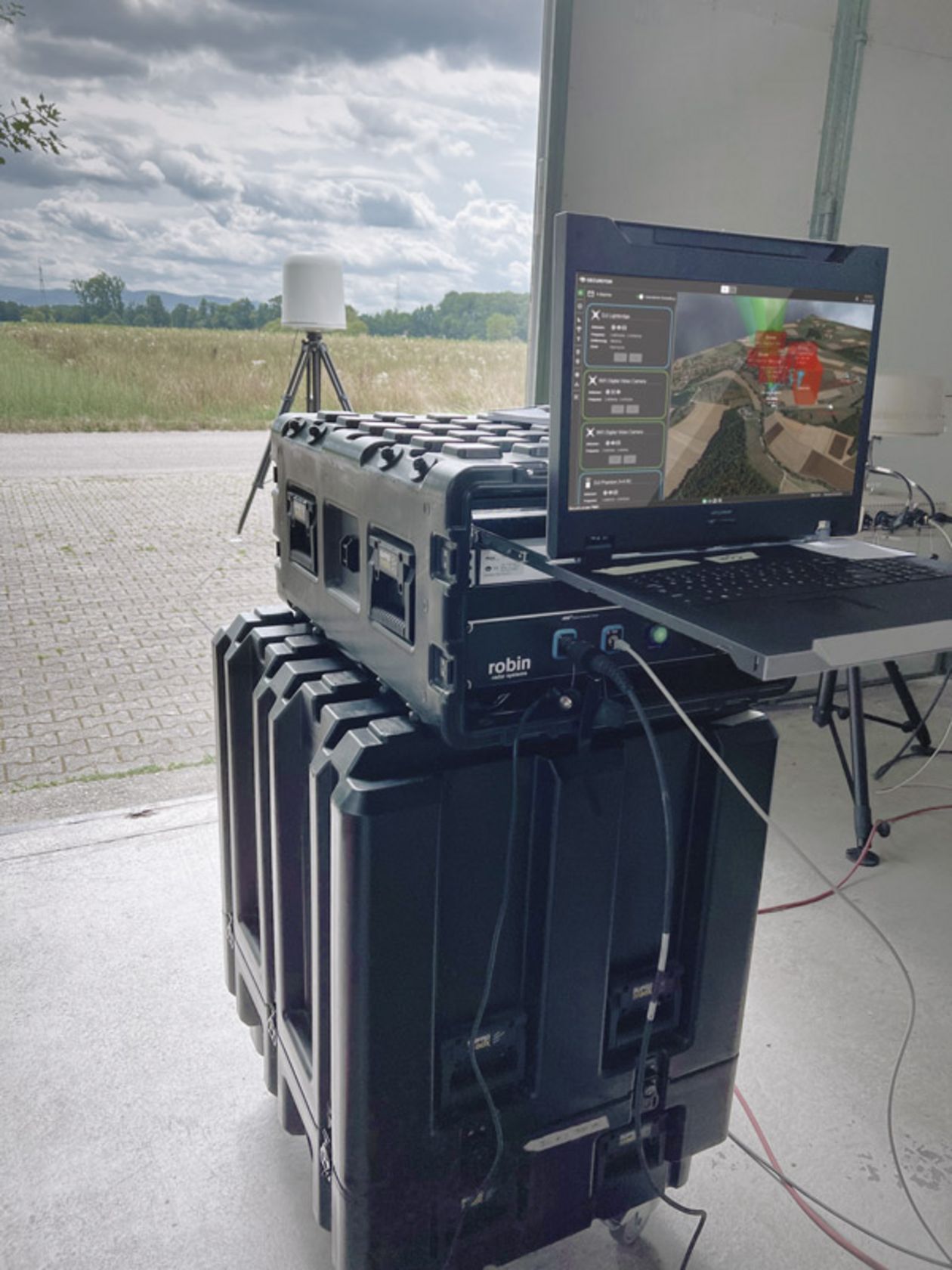 SecuriDrone Radar IRIS 360 | Securiton Germany | Partner-Site - your ...